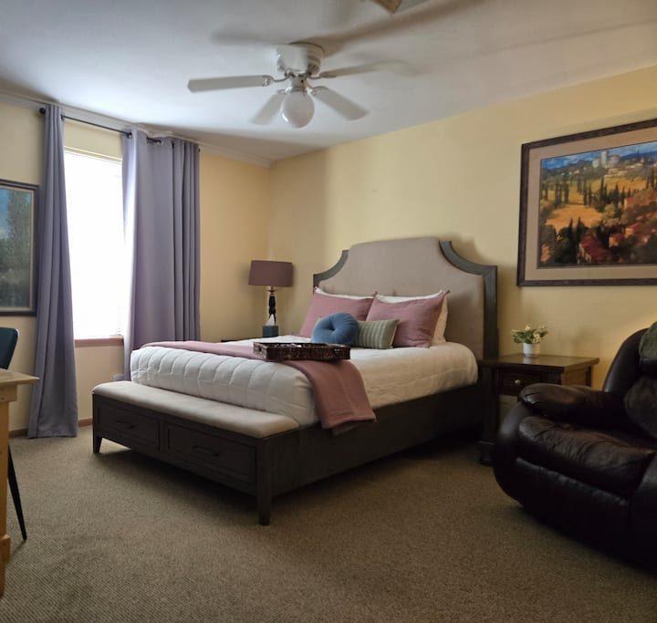 Peaceful Studio 17 - Omaha, NE