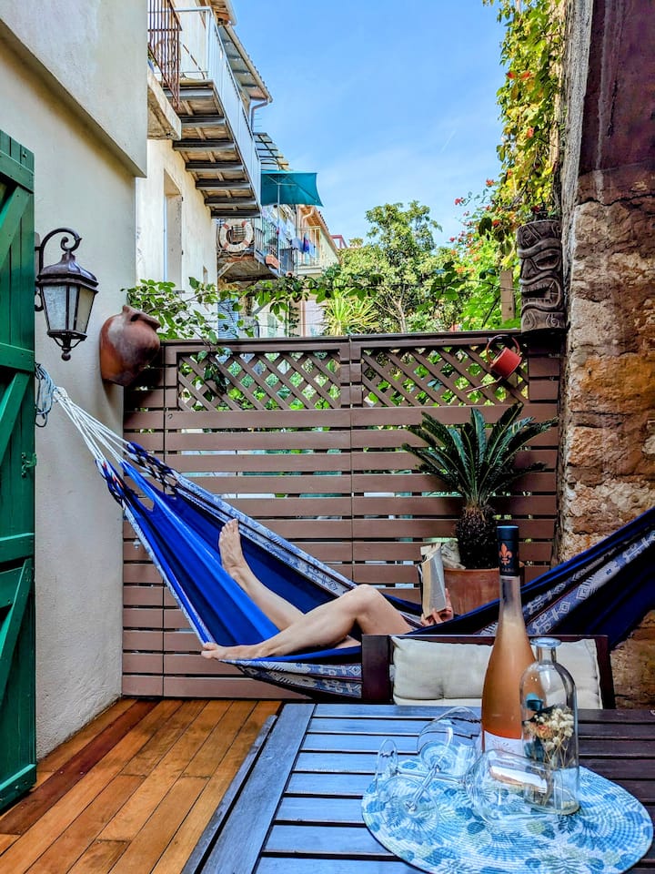 Elegant Studio & Terrace By The Fortified Sea Wall - Antibes