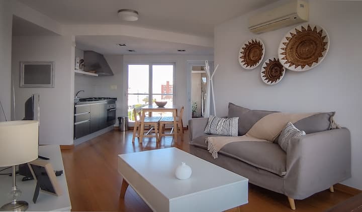 Close To The Seafront, Big Terrace With Barbecue. - Montevideo