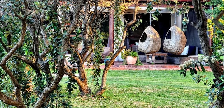 Rustic Coastal Retreat | Mountain Views & Solar - Pringle Bay