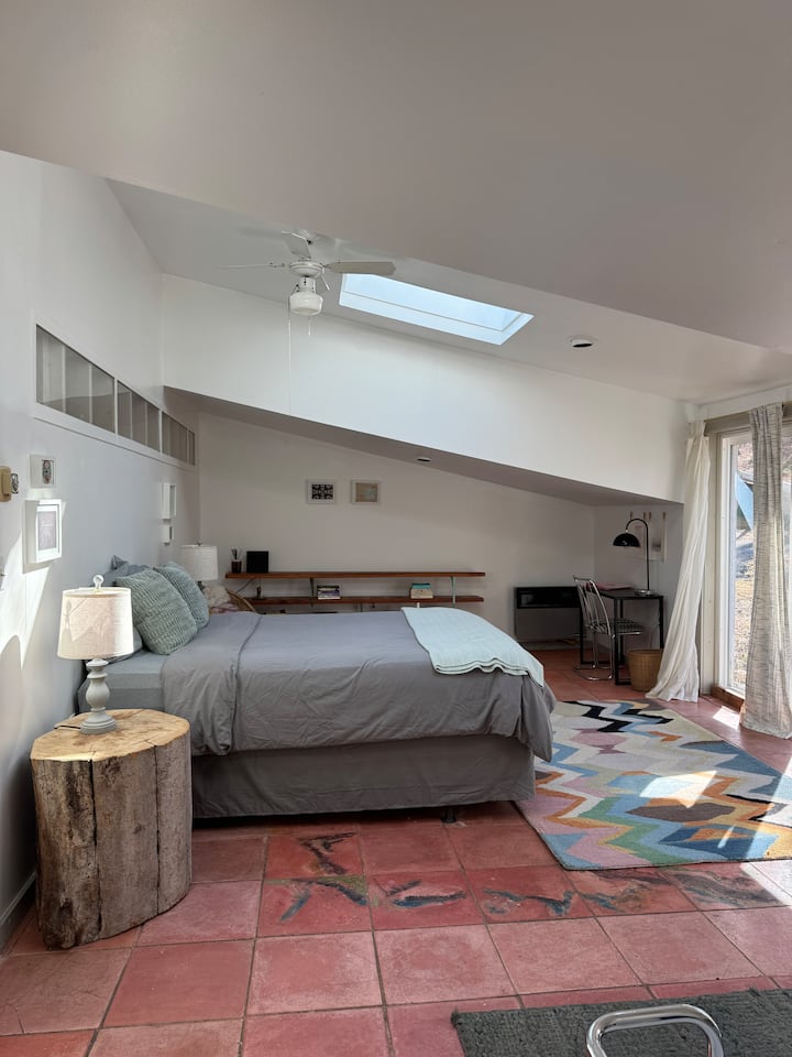 Dekooning's Woodland Oasis | Pet Friendly +Firepit - Hudson Valley, NY