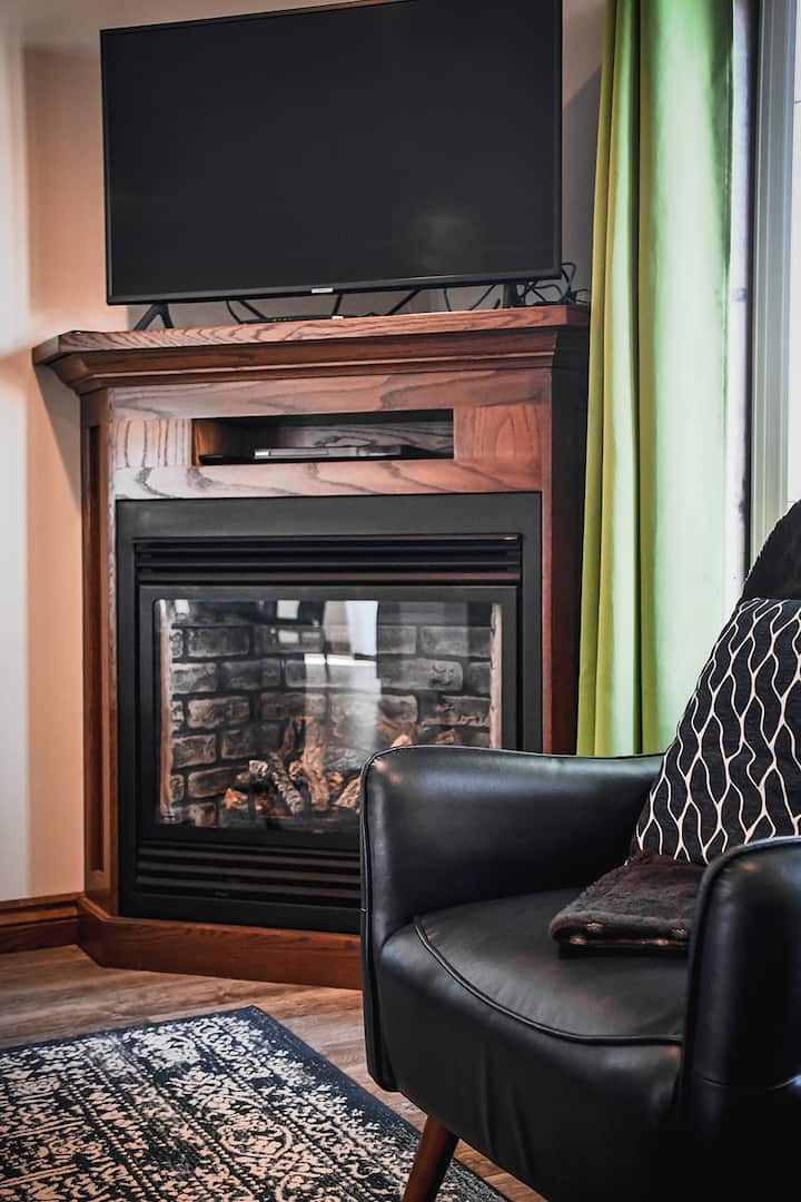 Corner Farm Cottage - Hot Tub, By Cowbell Brew Co - Clinton