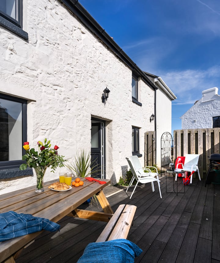 3 Bedroom Cottage, Top Of Porthmeor Hill - St Ives