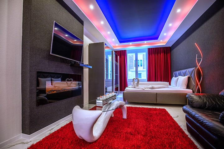 Luxi Main Street Apartment (With Free Parking) - Budapest