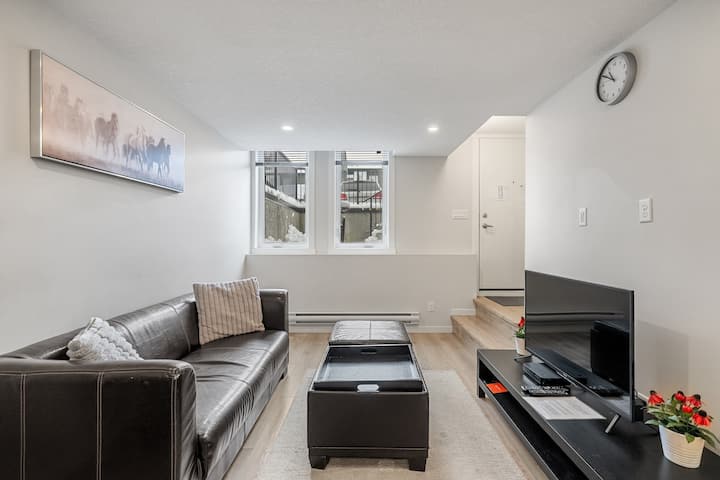 Calgary Home Entire Apt (Bl256652) - Calgary