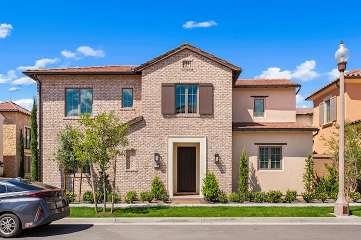 Cozy New Home - Irvine, CA