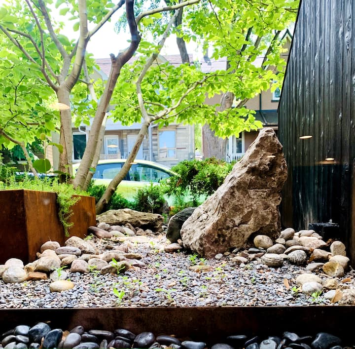 Bright & Modern Studio In Riverdale - Toronto, ON