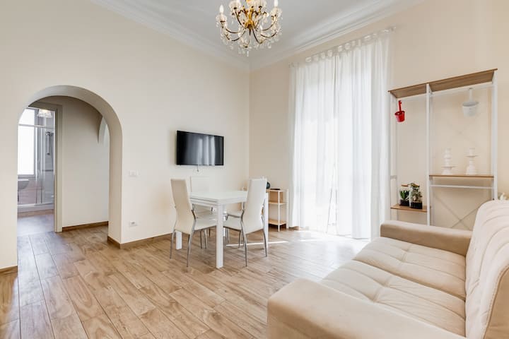 Charming Apartment A Few Steps To The Colosseo - Rome