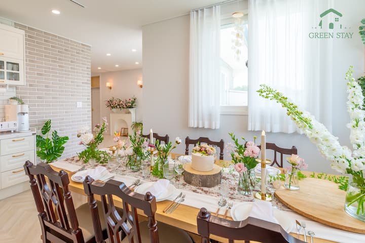 하이얀 Sky_하늘과 가까운 색을 가진 도심속의 밝은 별장 - Seoul