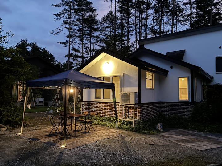 N4 Hakuba |【森林展望バスルーム】【半屋内ガレージ】プライベートコテージ 4名迄 - Hakuba