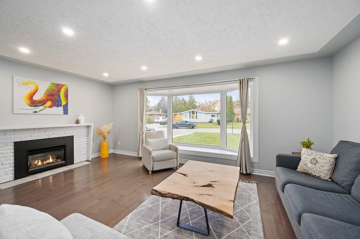 Live In Lovely Old Lambeth; Main Floor Apartment - London, Ontario