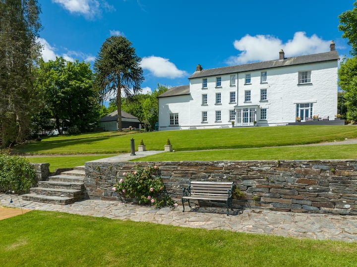 *Sleeps 21 In A Beautiful Manor * - Aberporth