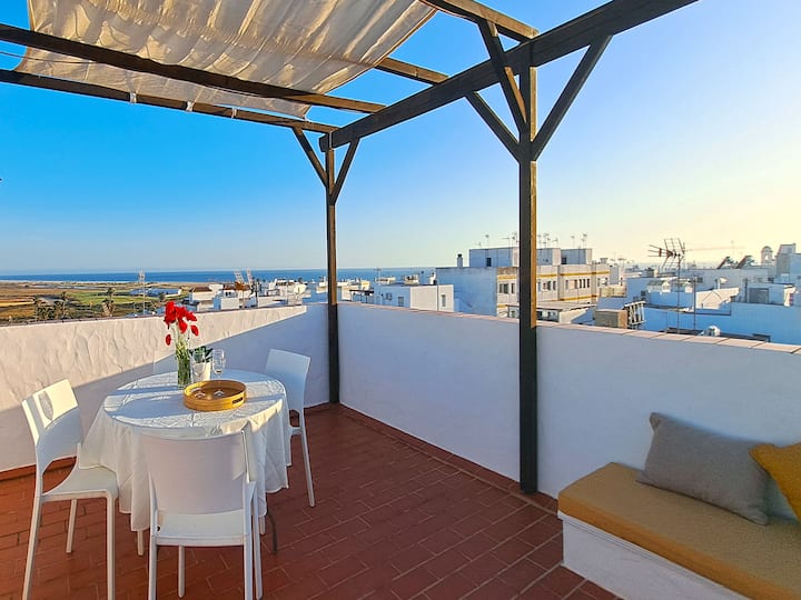 Velázquez 16, Holiday Apartment With Roof Terrace - Conil de la Frontera