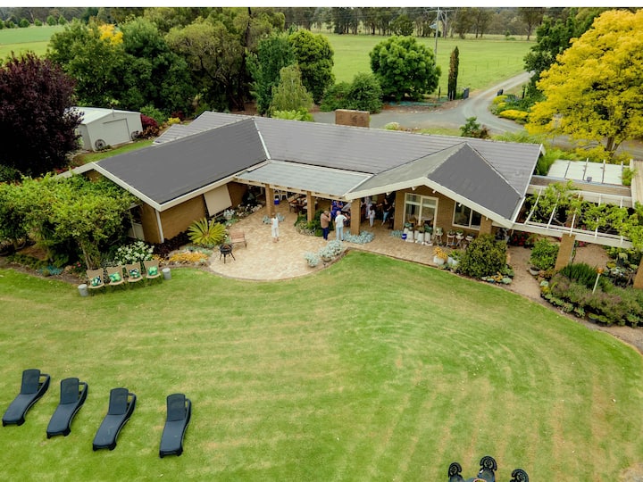 Boutique Luxe Spacious Entire Home 4br 3ba Views - Orbost