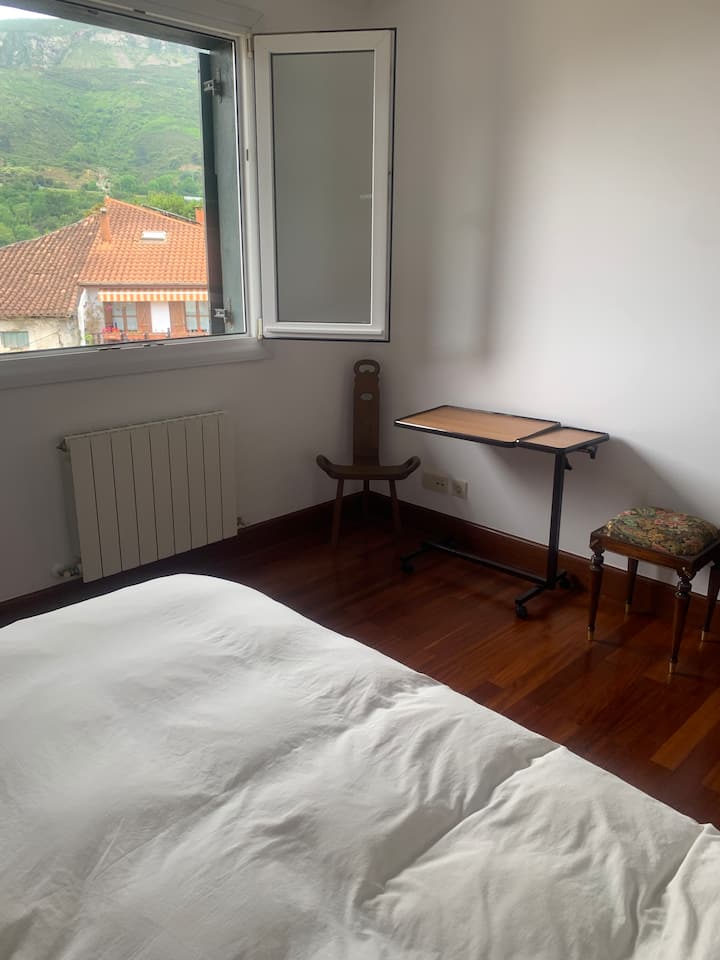 Habitación Amplia Cerca De Playa Y Centro Ecuestre - Castro Urdiales