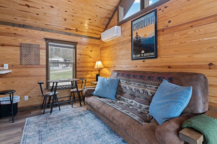 Riverfront Cabin | Fish, Hike & 5 Min To Sylva - Caroline du Nord