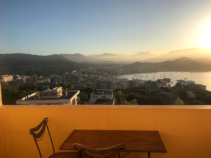 Grand Appart Climatisé Terrasses (Superbe Vue Mer) - Ajaccio