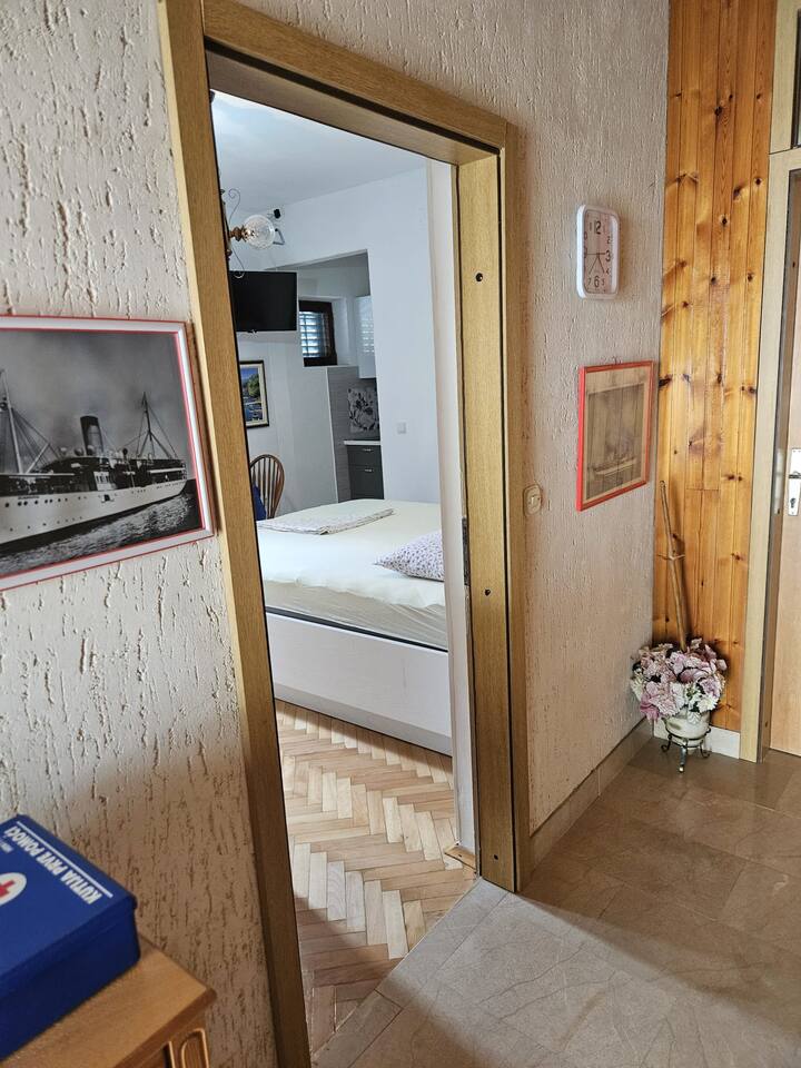 Baska Voda, App For Two, 150m From Center/beach - Baška Voda
