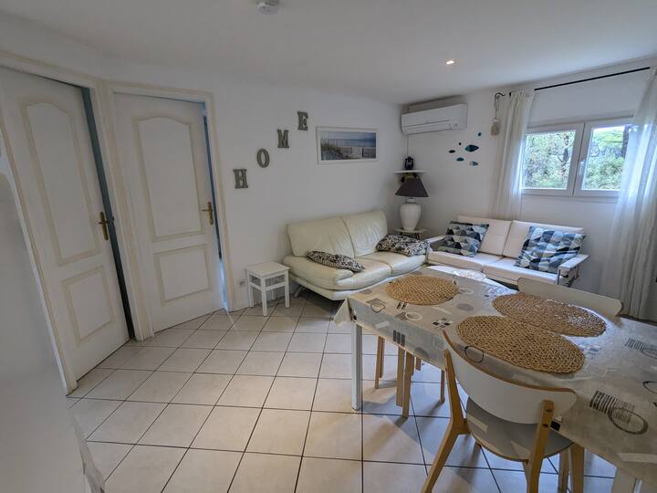 Gite Les Mayombes 2 Chambres Dans Pinède,  Piscine - Var
