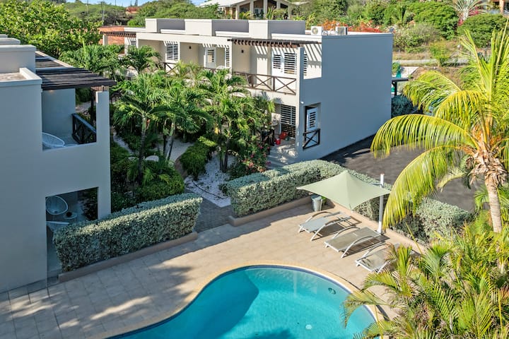 New! Luxe Hoekwoning | Top Locatie | Privé Parking - Curaçao