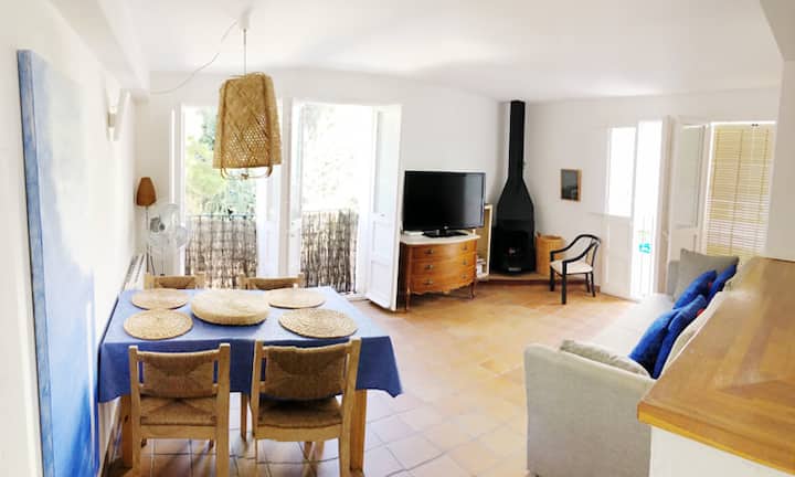 Susana - Tranquilo Y Acogedor Apartamento - Cadaqués