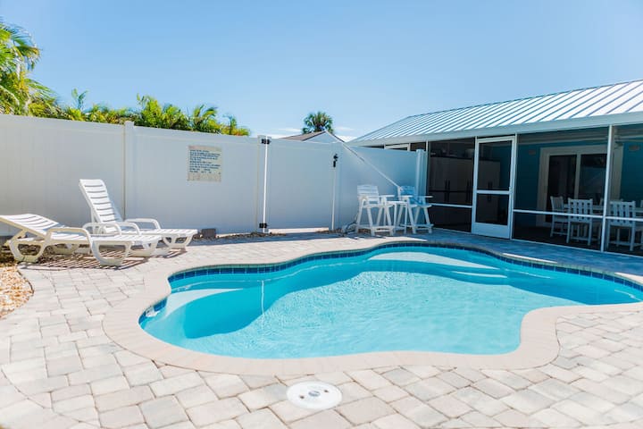 Blue Wave Cottage - Cape Canaveral, FL