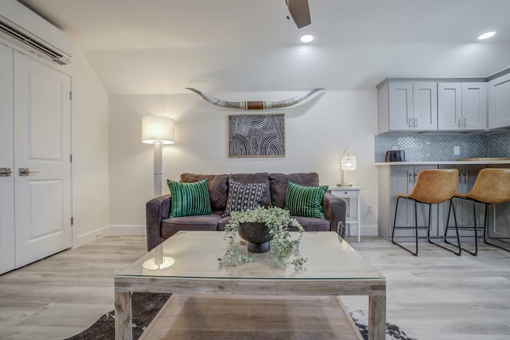 The Country House Loft - Georgetown, TX