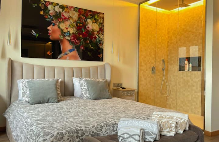 Fantastic And Entire Room In Center Of Lisbon - Lissabon