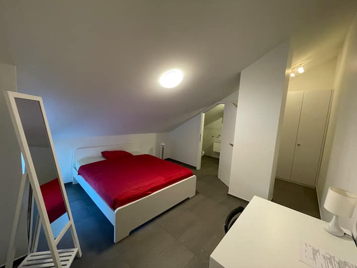 Chambres Neuves Meublées, Salle De Bain Intégrée - Lausanne