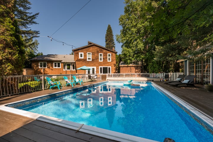 Serene Forest Retreat With Seasonal Pool - British Columbia