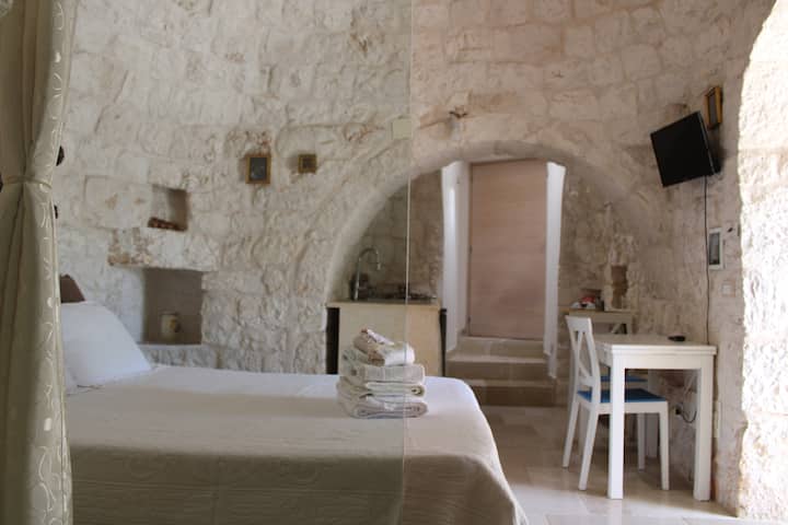 Trullo With Pool In Apulia - Carovigno
