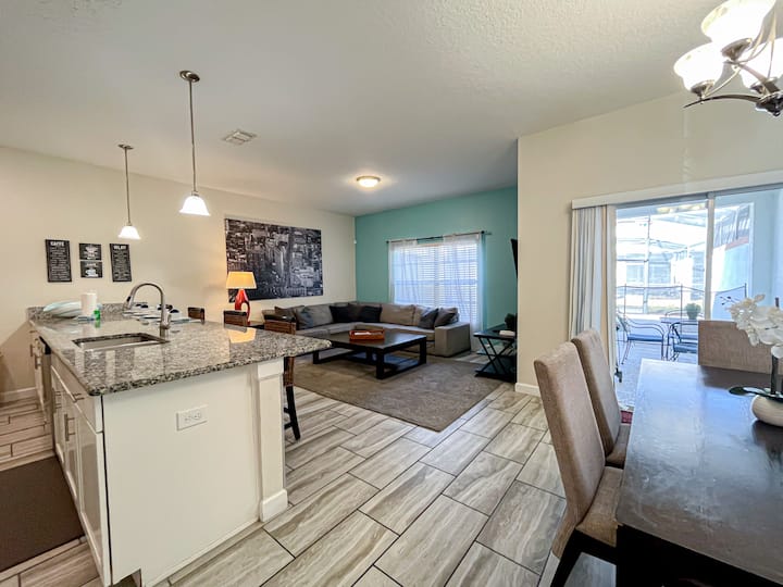 Charming 4bd Townhome With Pool At Storey Lake" - Kissimmee