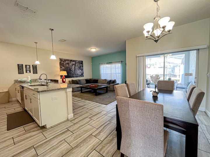 Charming 4bd Townhome With Pool At Storey Lake" - Kissimmee