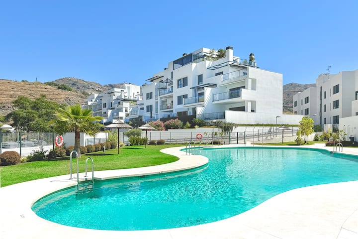 Sunny Retreat With Large Terrace & Valley Views - Costa Tropical