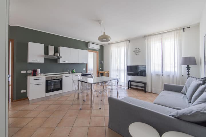 V12 Apartments - Trecate Appartamento Trilocale - Novara