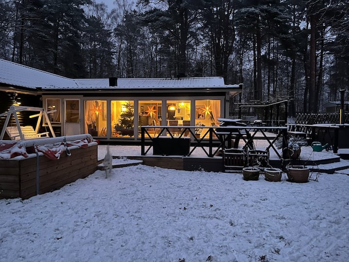 Beautiful And Private With Heated Pool & Hot Tub - Perstorp