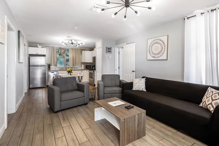 Recently Renovated! 3br/2ba Ybor Bungalow - Tampa, FL