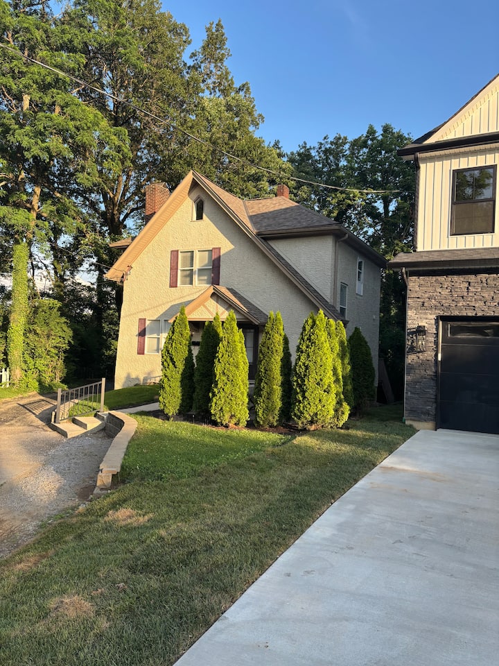 Open Bright Kitchen, Walkable Oakley, Cul-de-sac - Cincinnati