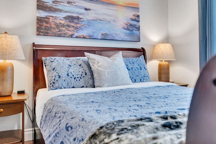Charming Rustic Upstairs Suite! No Cleaning Fee! - Edmonton