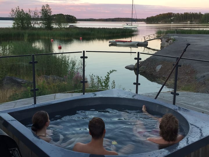 Moderni, Uusi Merenrantahuvila - Åland Islands