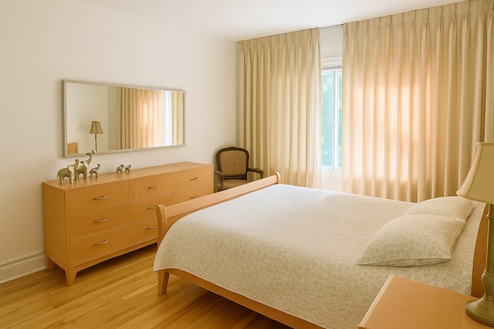 Charming Vintage Home • Park View • Family-ready - Montréal, QC