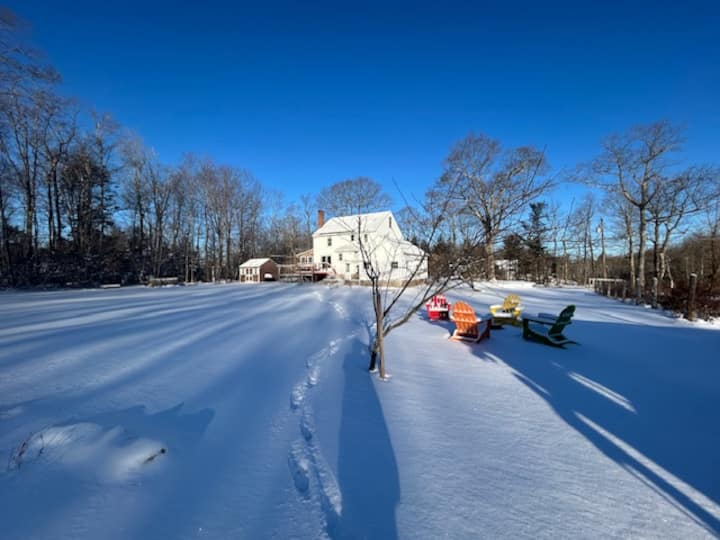 Charming Ski Retreat With Hot-tub - 코네티컷