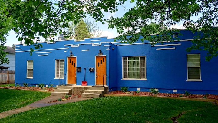 Stay In A Castle! Downtown! Unique! Bikes & Kayak! - Coeur d'Alene, ID