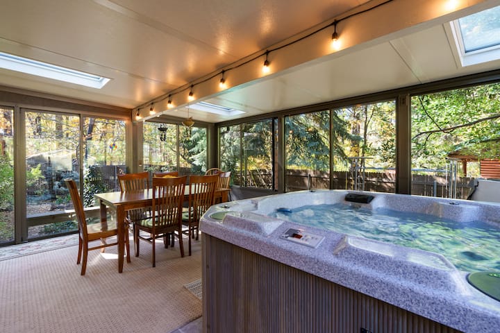 Nostalgic Mountain Home W/hot Tub, Bbq & Garden - Hawley Lake, McNary