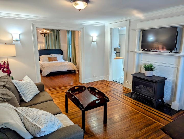 Apt 2 In Historical Building Close To Downtown - Charlottesville, VA