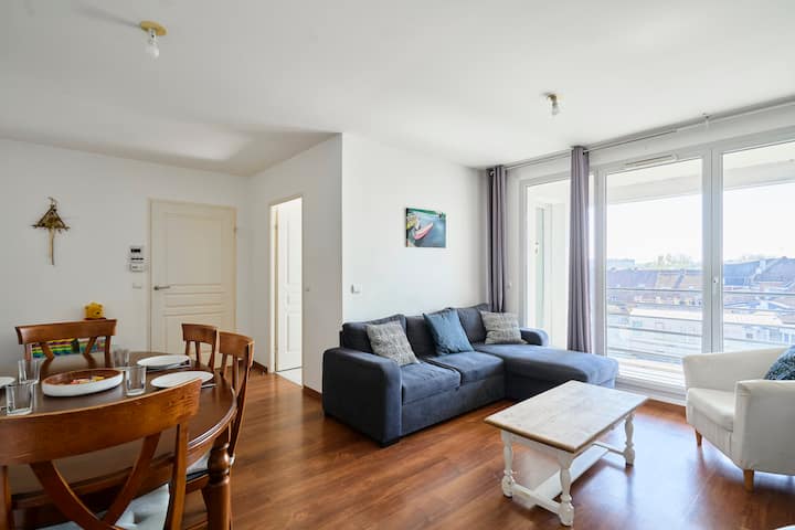 Lumineux T3 : Proche Du Centre - Parking & Balcon - Croix