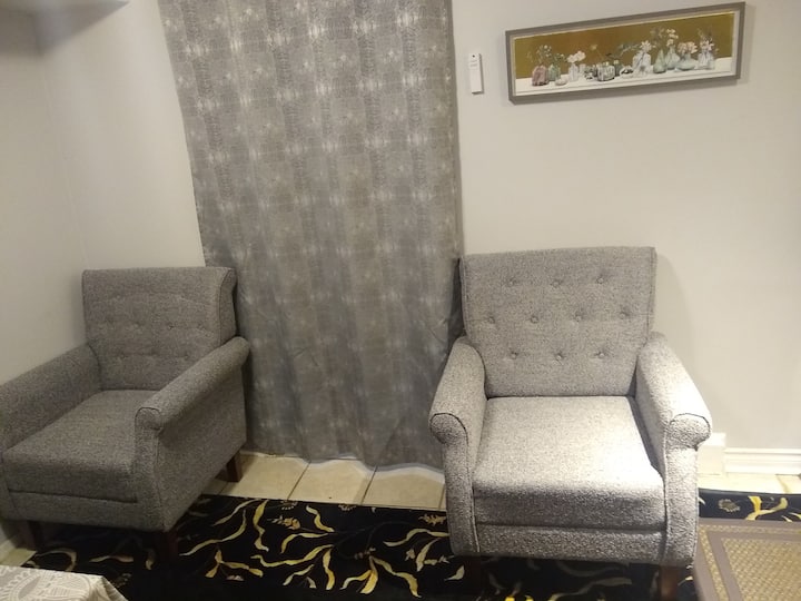 Cozy Basement Apartment In The Heart Of Oakville - Oakville