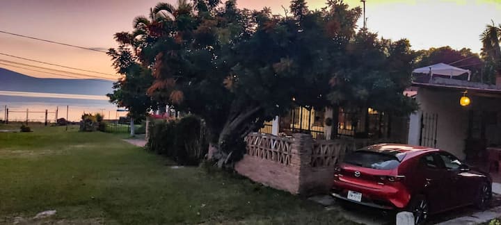 Lake Front Vintage Bungalow In Gated Community! - Ajijic