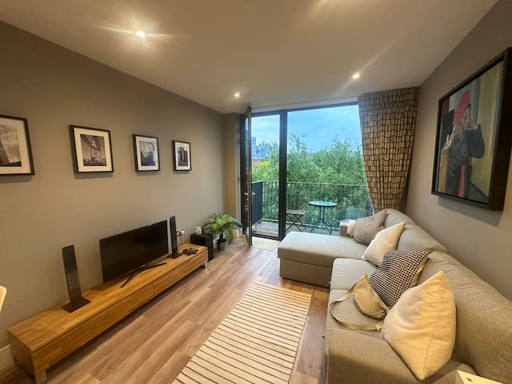 London Bridge Flat, Newly Decorated - 6 Month Min - London