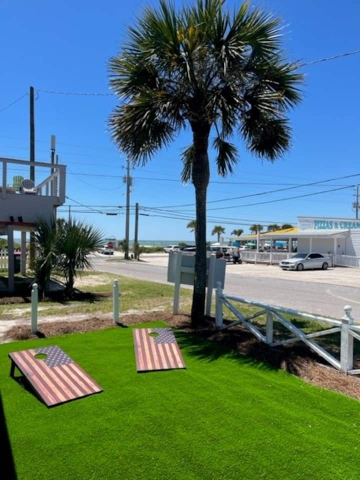 Beachfront View At The Historic Log Cabin Of Pcb! - Florida